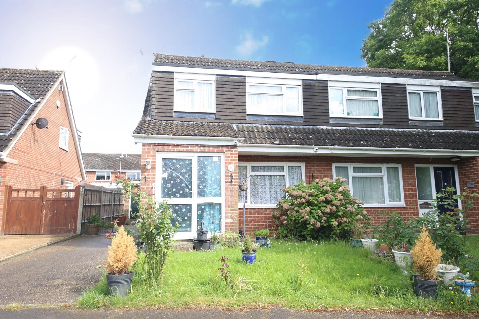 3 Bed, 1 Bath Property For Sale in Beech Road, RH12 4NP